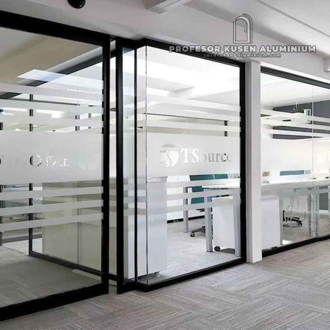 Jasa Pemasangan Partisi Kaca Custom Ruang Kantor Minimalis - Profesor ...