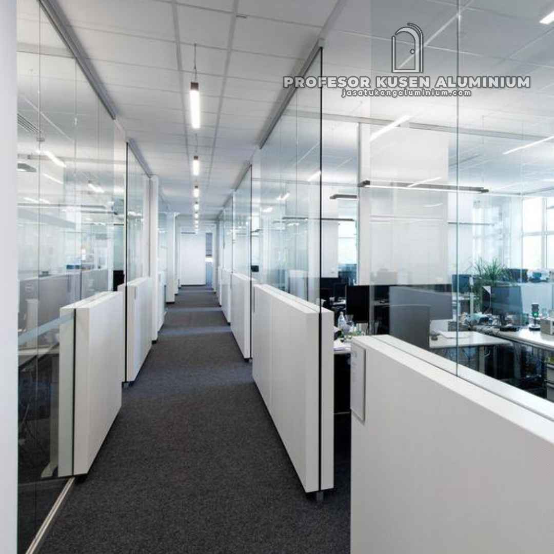 Jasa Pemasangan Partisi Kaca Custom Ruang Kantor Minimalis - Profesor ...